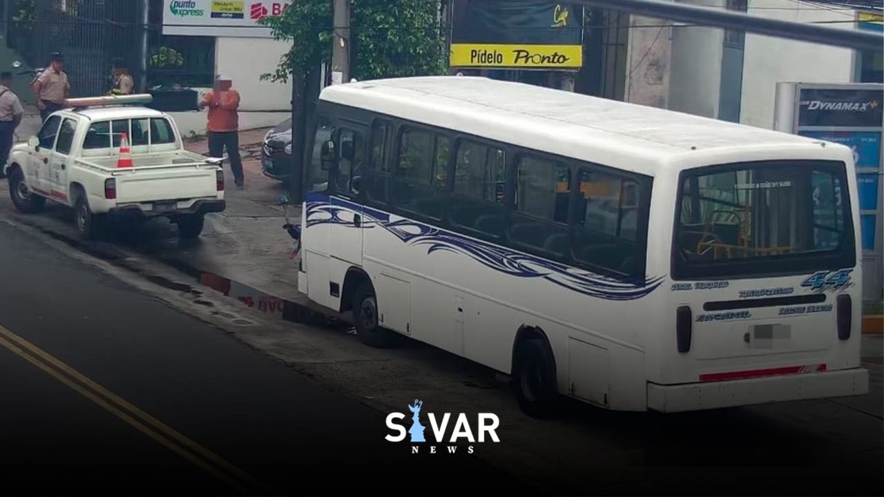 Motorista de la ruta 44 concilia con pasajero que lesionó al caer de buseta