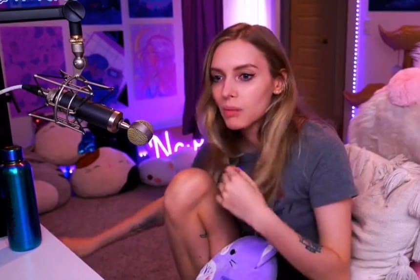 Streamer muestra accidentalmente juguete para adultos durante la ...